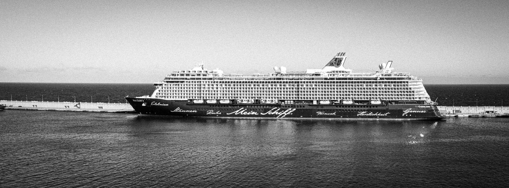 Cabin Fever: Hooking Up With Crew On A Cruise Ship - Roaming Revenant